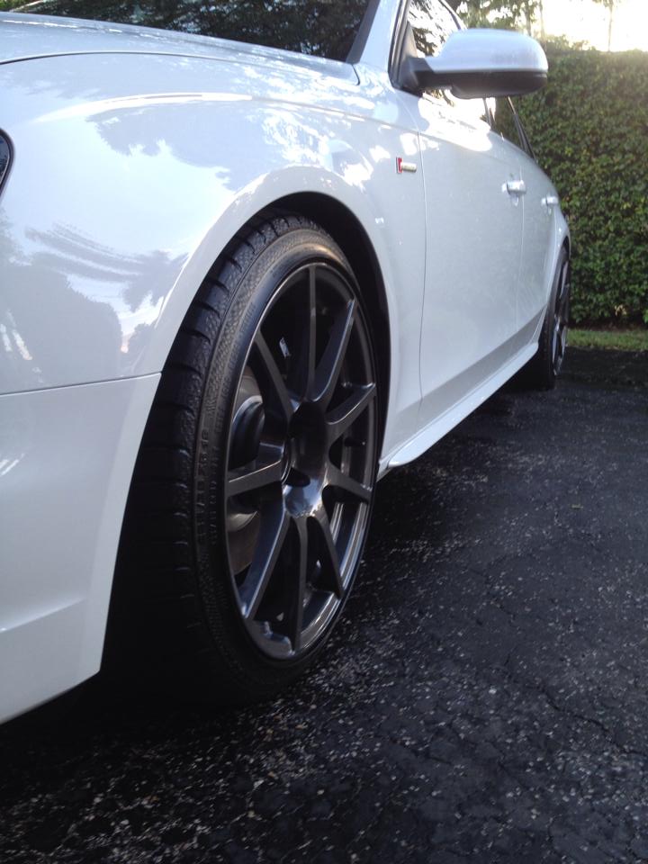 White Car Gunmetal Rims
