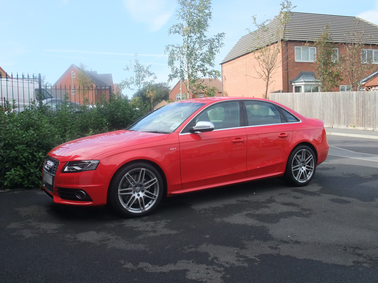 Brilliant Red S4