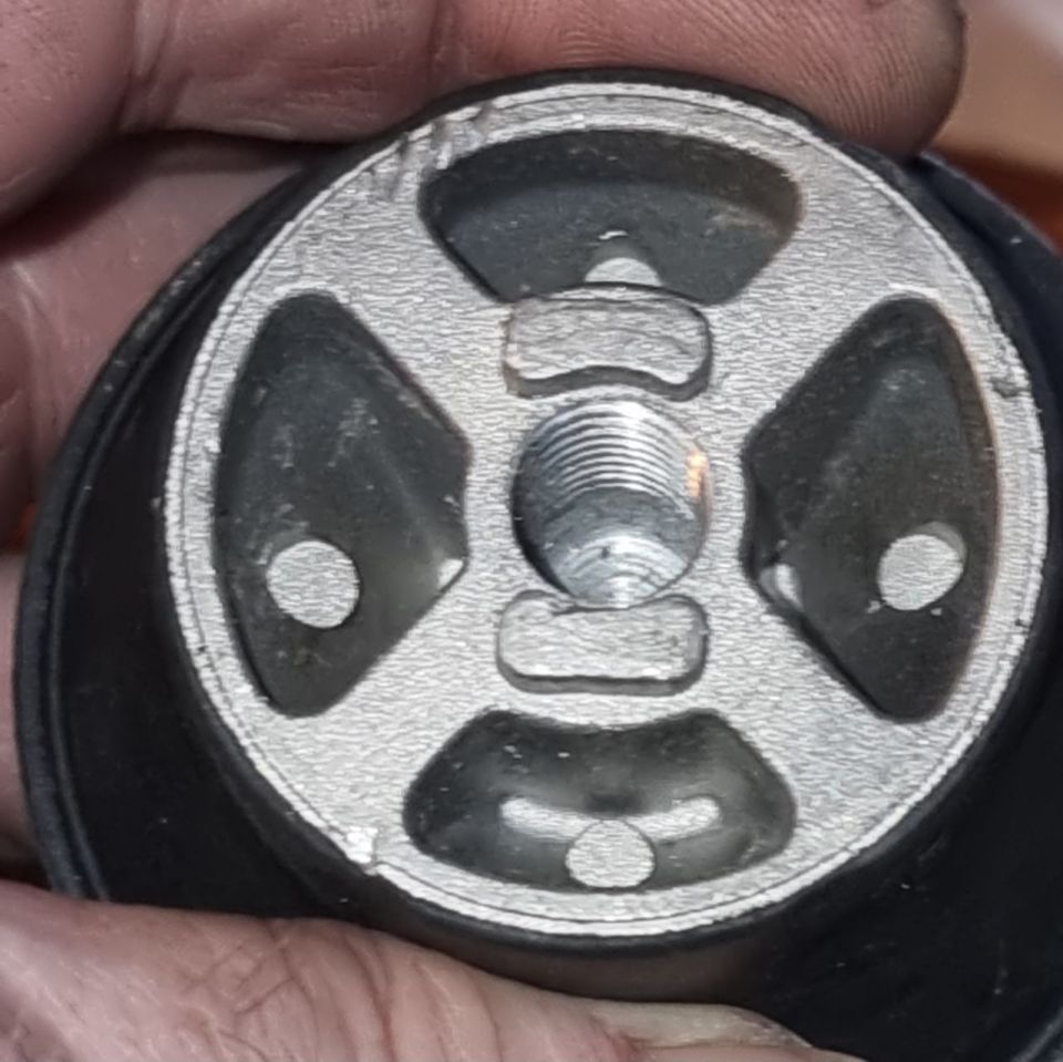 034 B7 RS4 snub not fully tapped - Audizine Photo Gallery