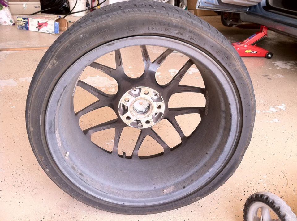 Problem with Goodyear Eagle GT 235/35 19 sidewall bubbling/ splitting.