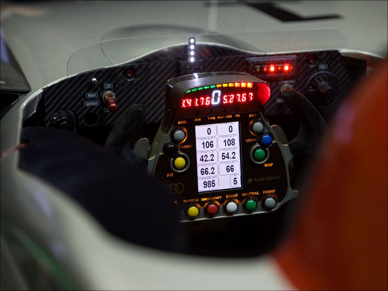 Cockpit of the Audi R15 TDI - 1600x1200 - Audizine Photo Gallery