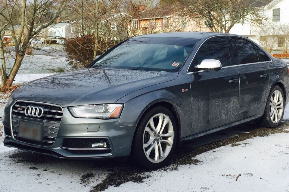 monsoon gray s4 owners: wheel color?
